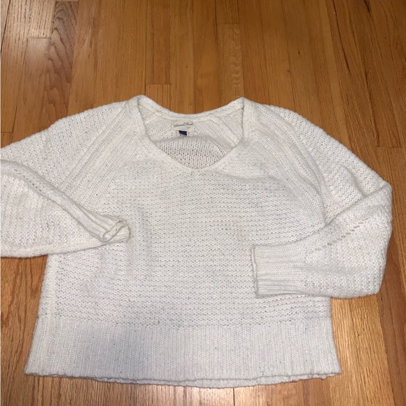 Universal Thread | Sweaters | Universal Thread Looseknit Vneck Sweater ...